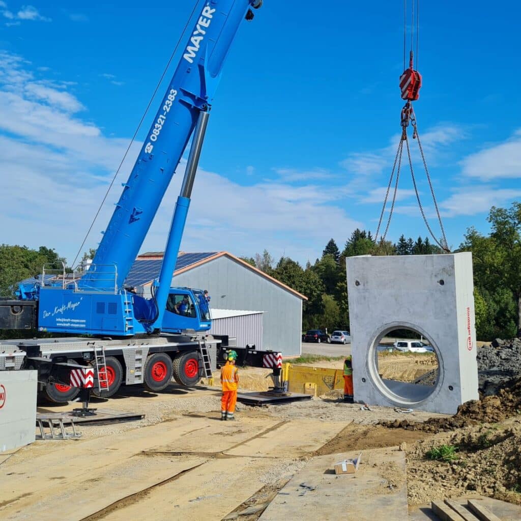 Mega-Damm mit Zugspitzblick - Bundesfachverband Betonkanalsysteme e.V.